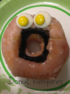 Halloween: Donut Scary Faces - Easy Peasy Meals