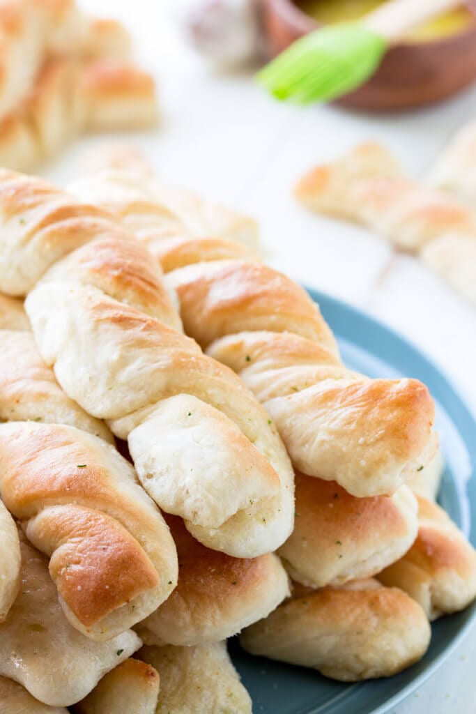 Garlic Bread Twists, and How to make garlic bread with garlic bread recipe