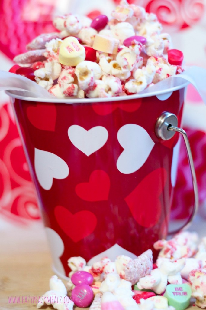Valentine's Day Popcorn Snack Mix - Easy Peasy Meals