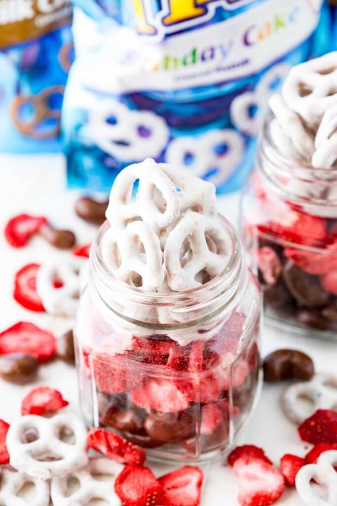 Neapolitan Road Trip Snack Mix - Easy Peasy Meals