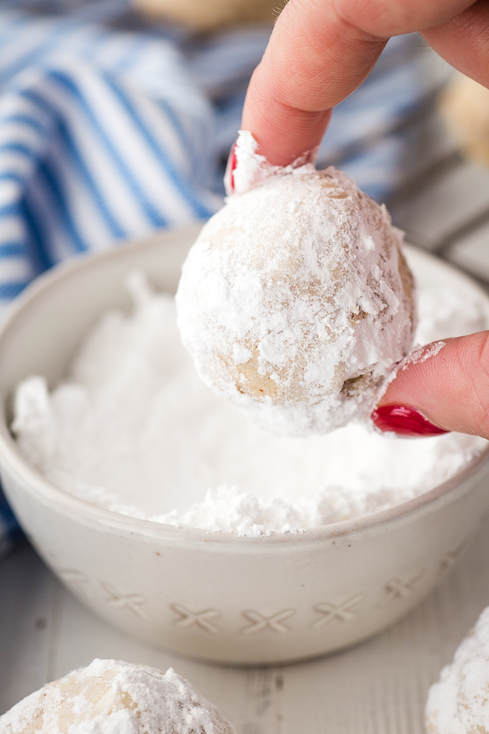 Snowball Cookies - Easy Peasy Meals