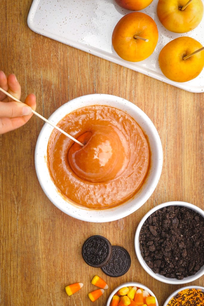 Easy Caramel Apples - Easy Peasy Meals