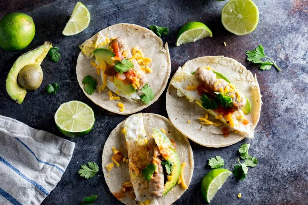 Easy 5 Minute Breakfast Tacos - Easy Peasy Meals