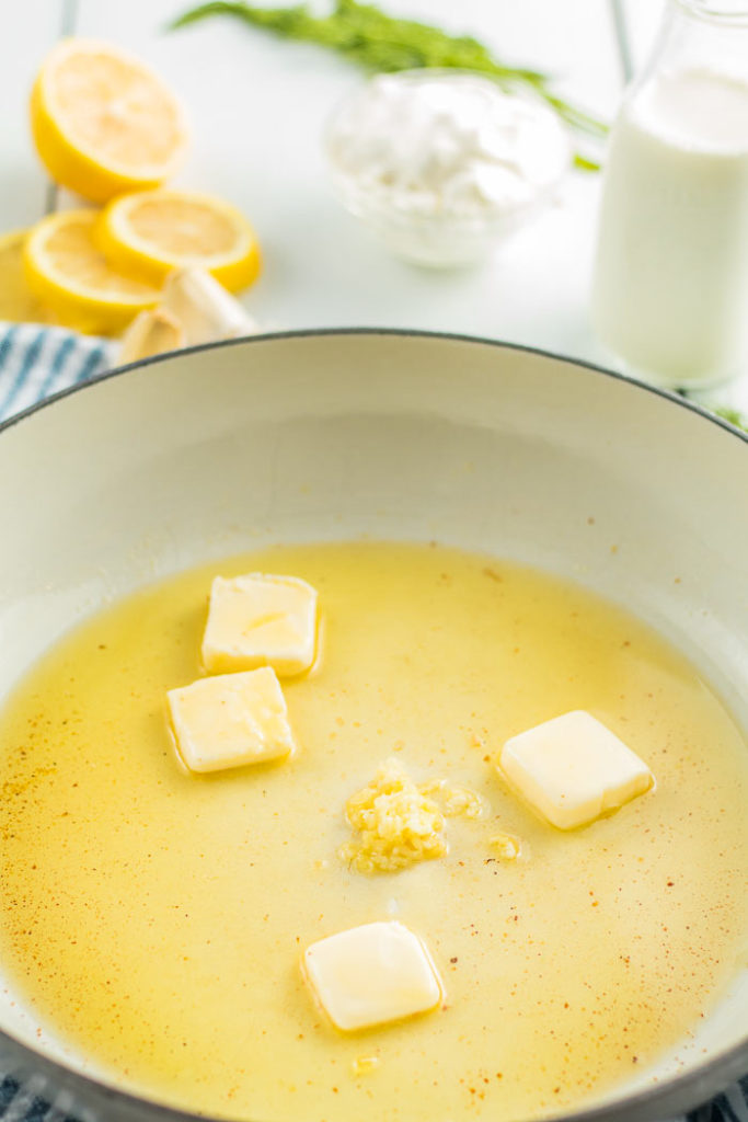Salmon with Creamy Lemon Dill Sauce (Keto) - Easy Peasy Meals