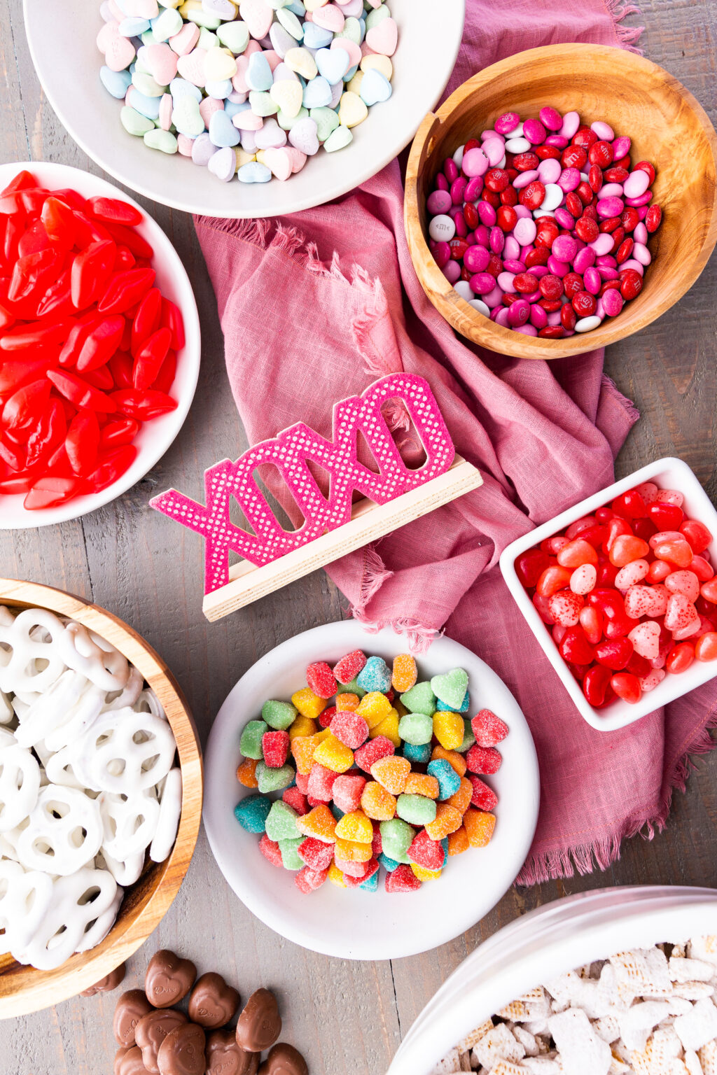 Valentine Snack Mix - Easy Peasy Meals