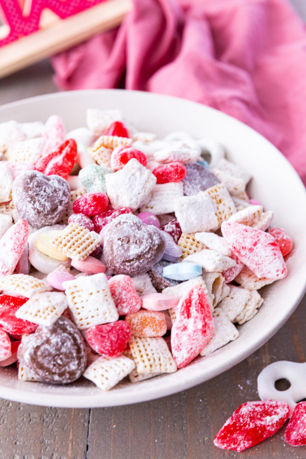 Valentine Snack Mix - Easy Peasy Meals