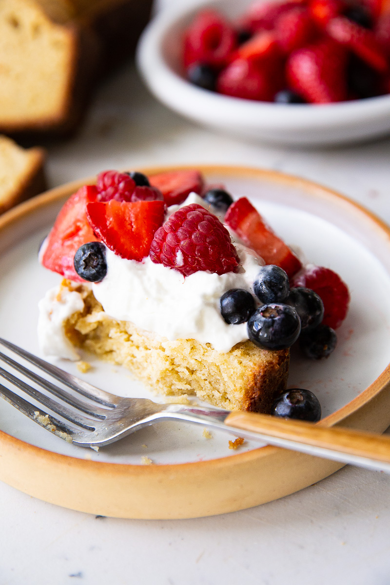 Pound Cake - Easy Peasy Meals