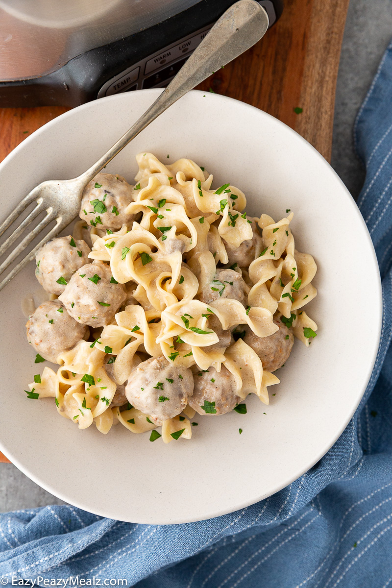 Slow Cooker Easy Swedish Meatballs - Easy Peasy Meals